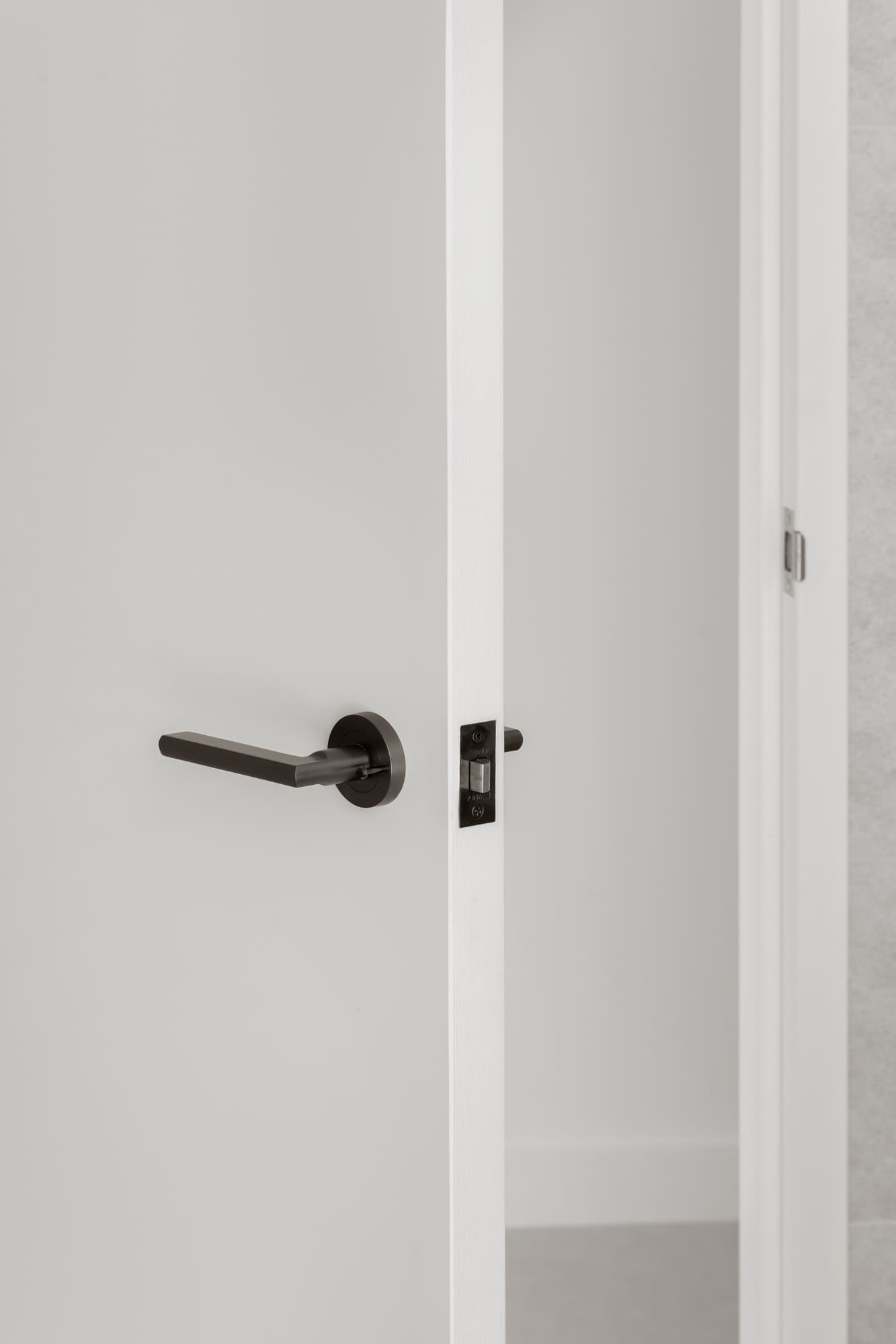 Zanda Epic Internal Handle - Gun Metal (Graphite Nickel) - Doors Delivered